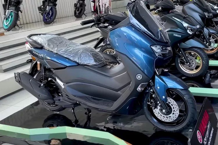 Nmax v2 2023 Coverset 100% original Yamaha ., Motorcycles, Motorcycle ...