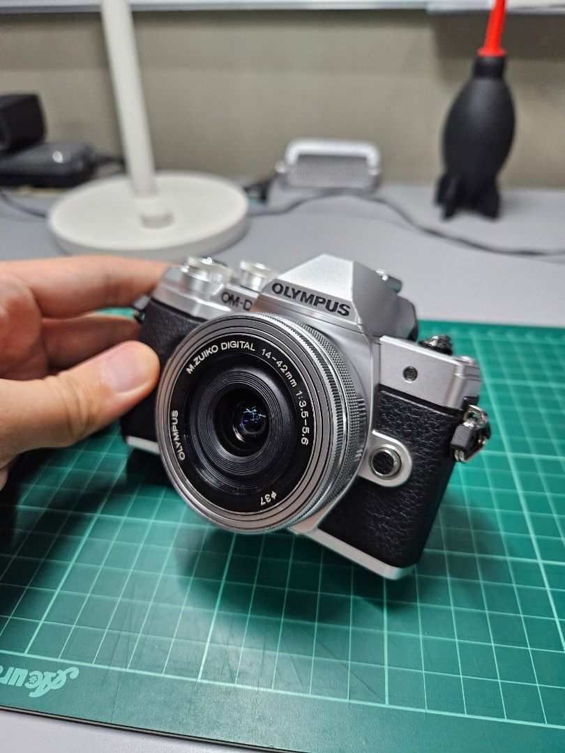 Olympus OM-D E-M10 Mk III MFT BODY ONLY, Photography, Cameras on Carousell