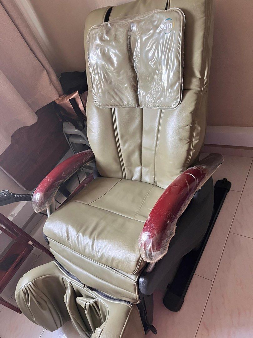 Osim IMEDIC Massage Chair, Health & Nutrition, Massage Devices on Carousell