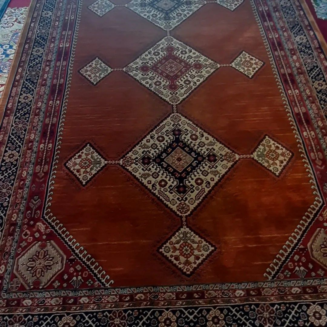 Persian Sarouk carpet, Furniture & Home Living, Home Decor, Carpets ...