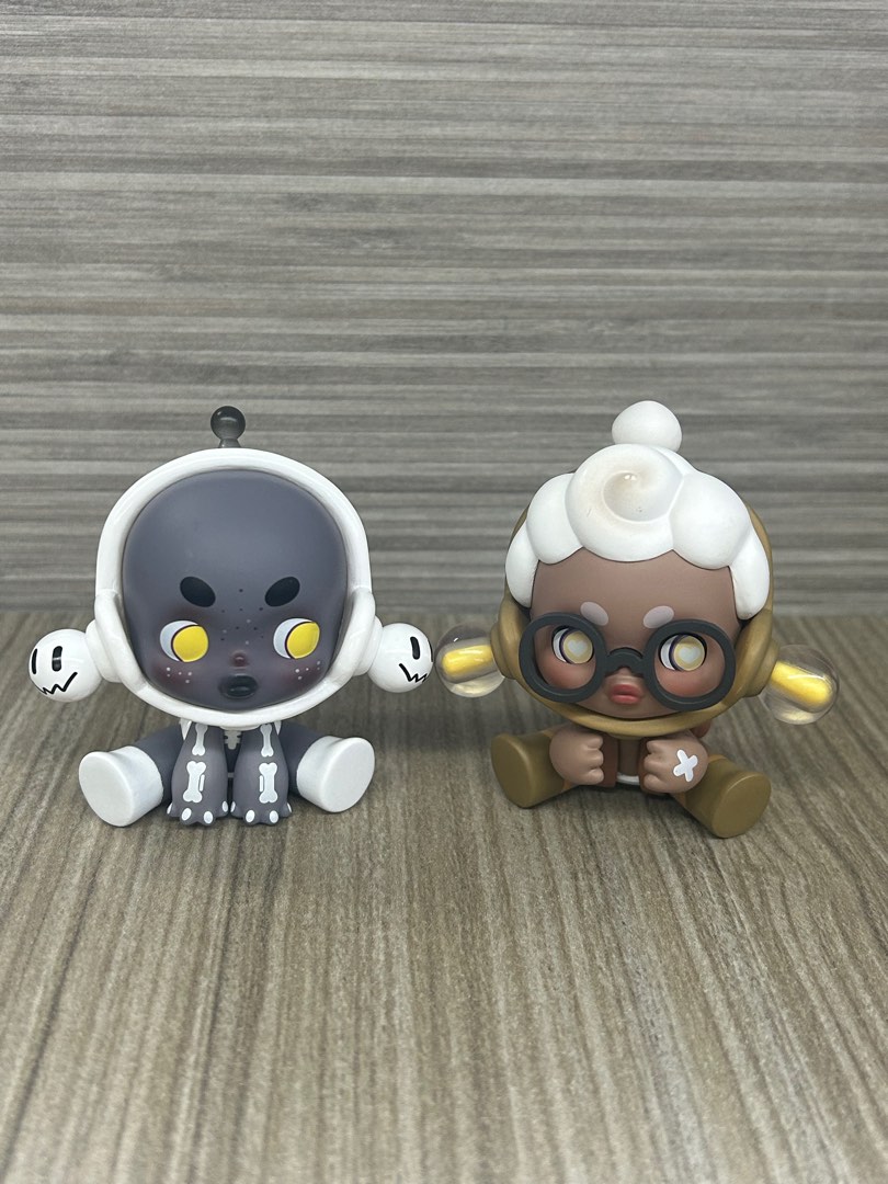 pop mart x skull panda (x2), Hobbies & Toys, Memorabilia & Collectibles ...