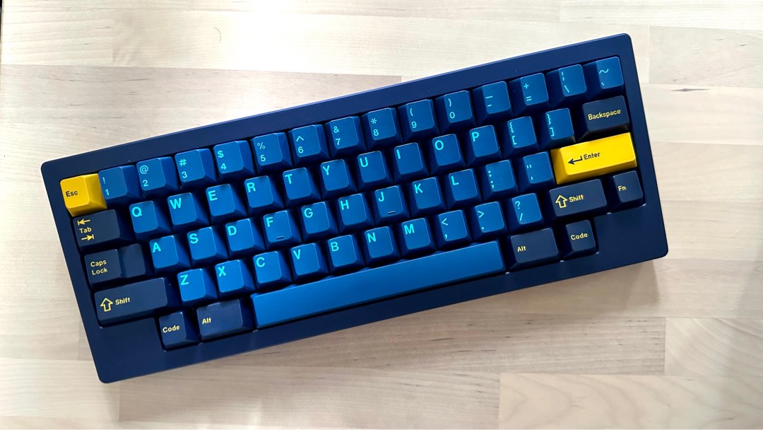 Pre-loved built Gaff Hotswap custom keyboard w/ extras, premium 60% ...