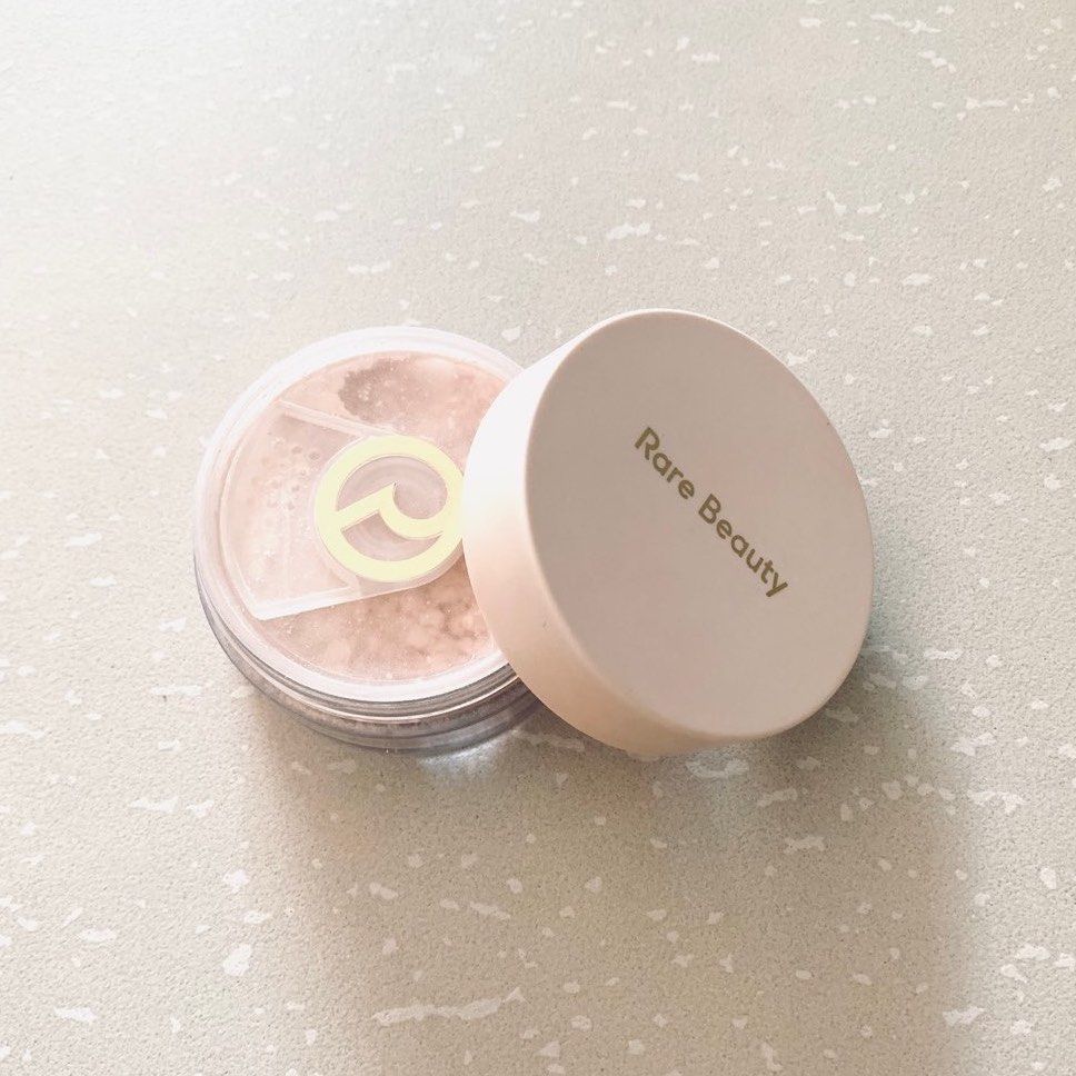 Rare Beauty Always An Optimist Soft Radiance Setting Powder in Light ...