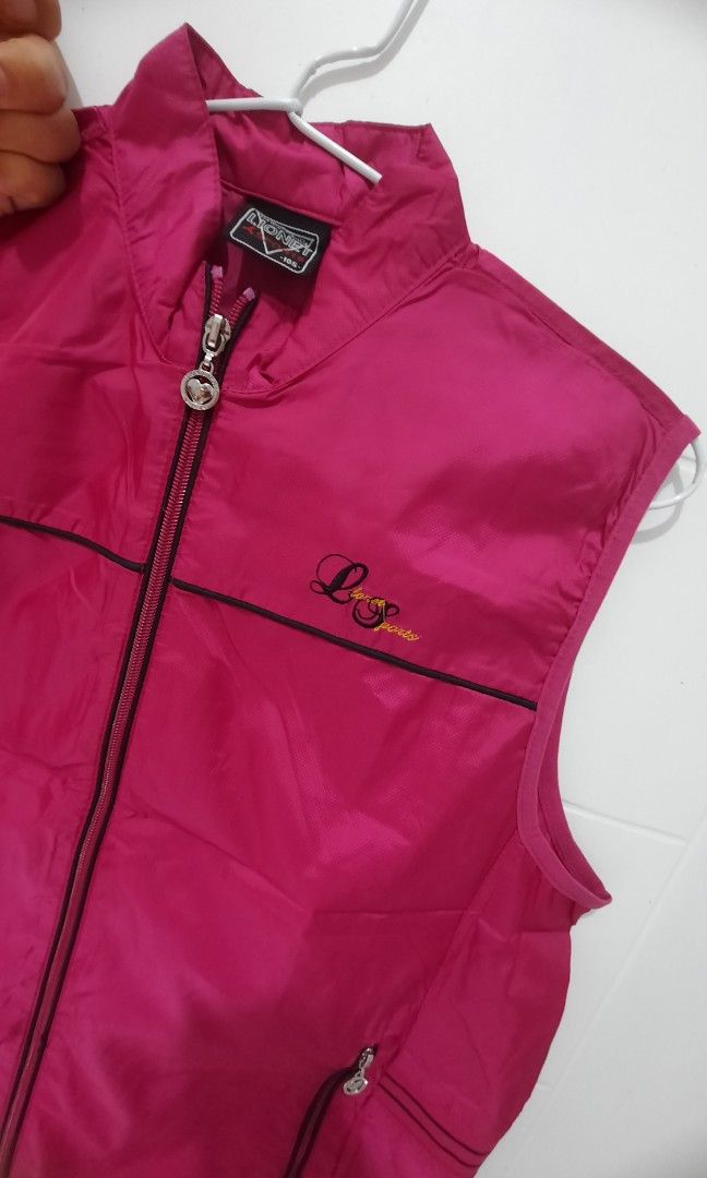 Rompi pink, Fesyen Wanita, Pakaian Wanita, Baju Luaran di Carousell