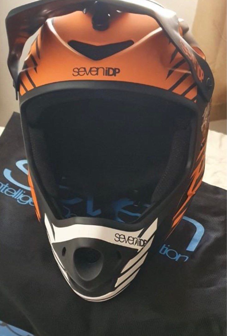 Seven iDP full face helmet XL, Sports Equipment, Bicycles & Parts ...