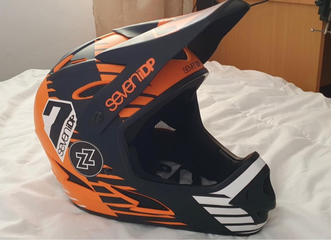 Seven iDP full face helmet XL, Sports Equipment, Bicycles & Parts ...