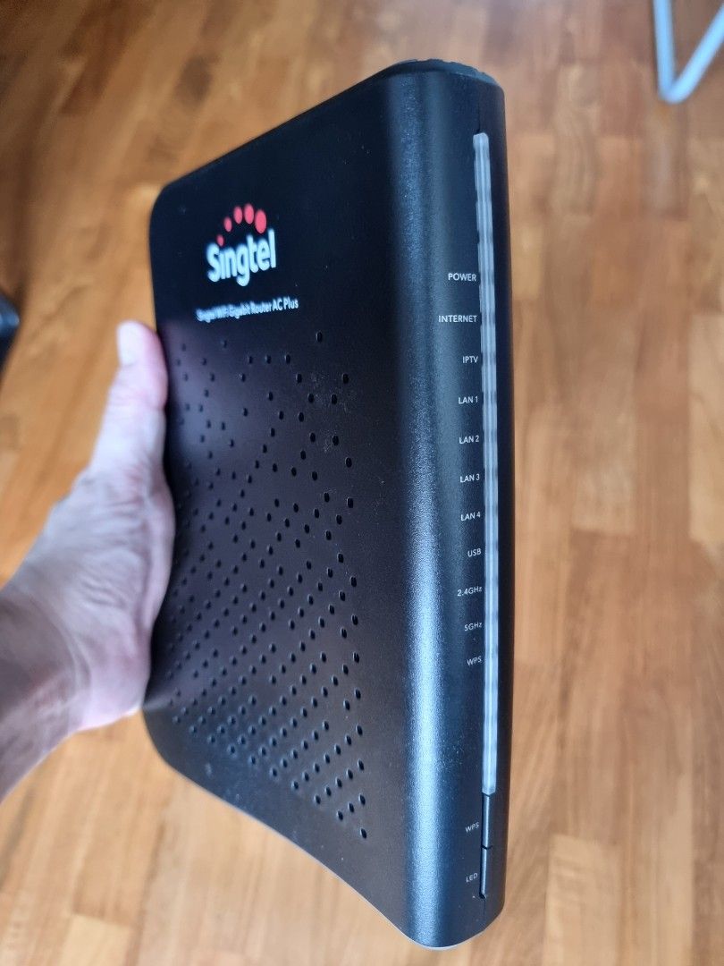 Singtel Router, Computers & Tech, Parts & Accessories, Networking on ...