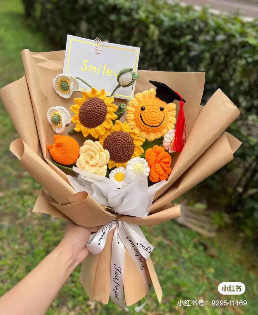 Sunflower Bouquet | Graduation bouquet, Hobbies & Toys, Flowers ...