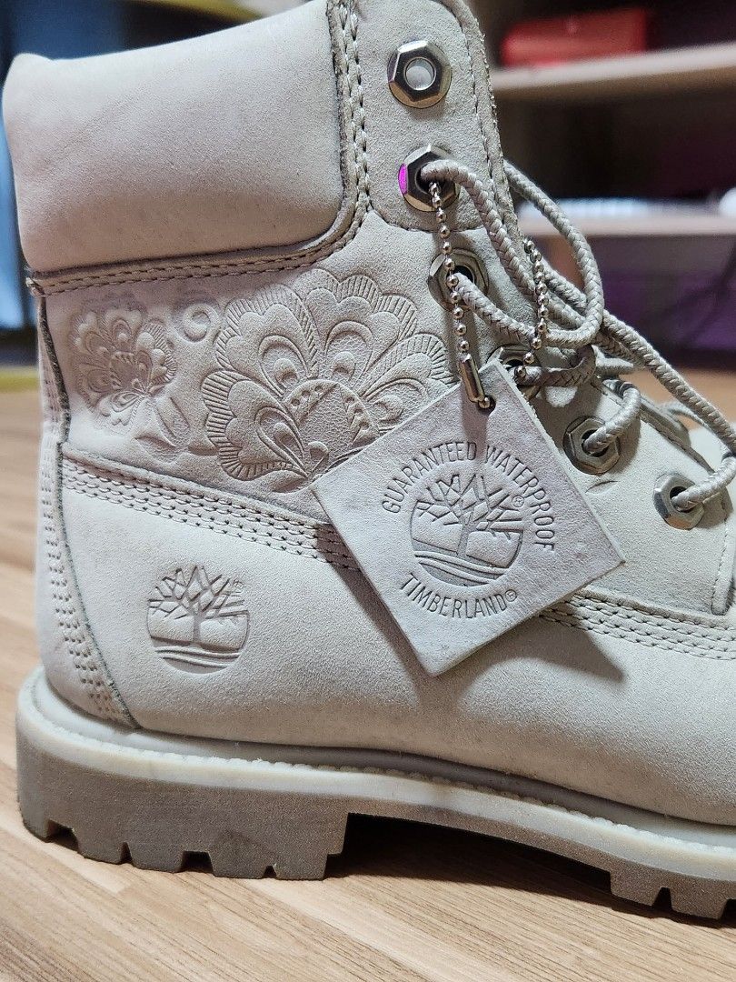 Timberland Woman 6 Inch Boots, Women's Fashion, Footwear, Boots on ...