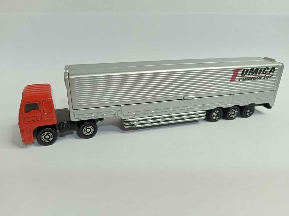 TOMICA ISUZU GIGA LONG TRUCK on Carousell