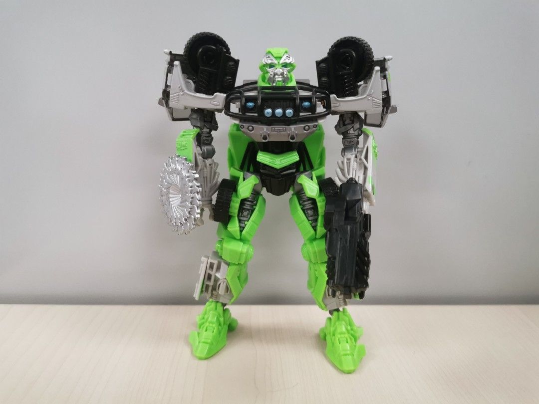 Transformers Studio Series 16 Ratchet with SS 04 weapon on Carousell