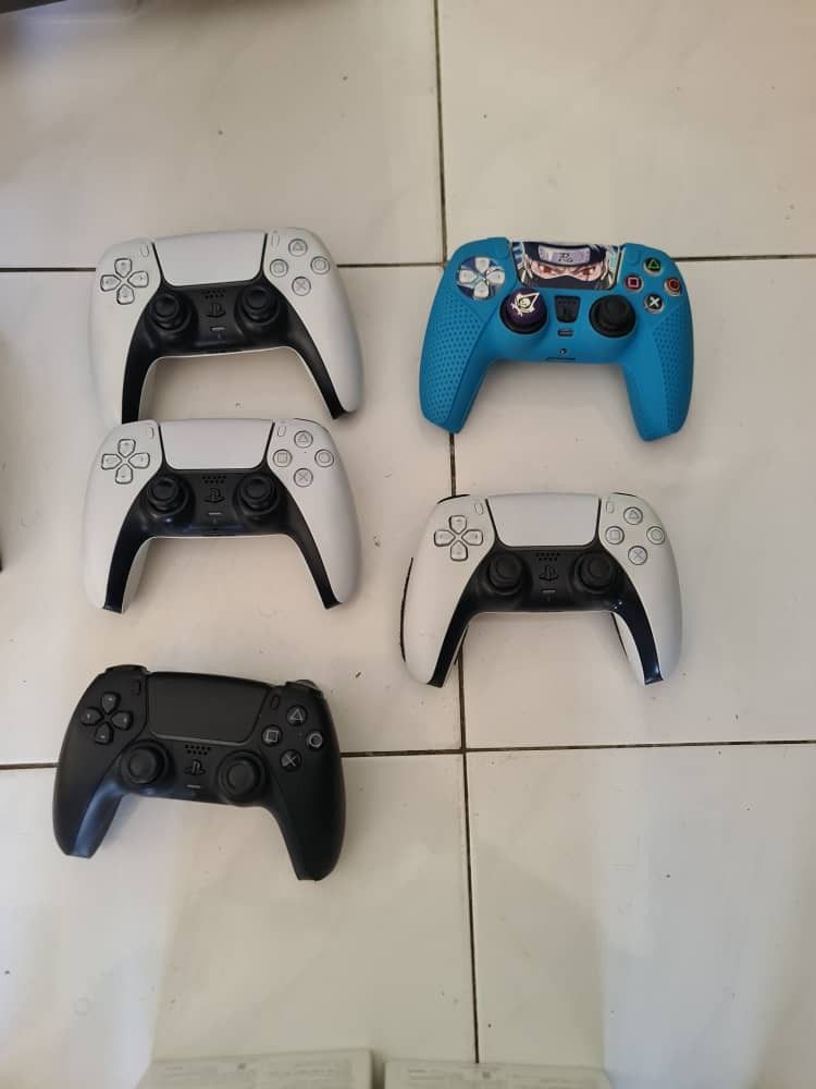 Used controller, Video Gaming, Gaming Accessories, Controllers on Carousell