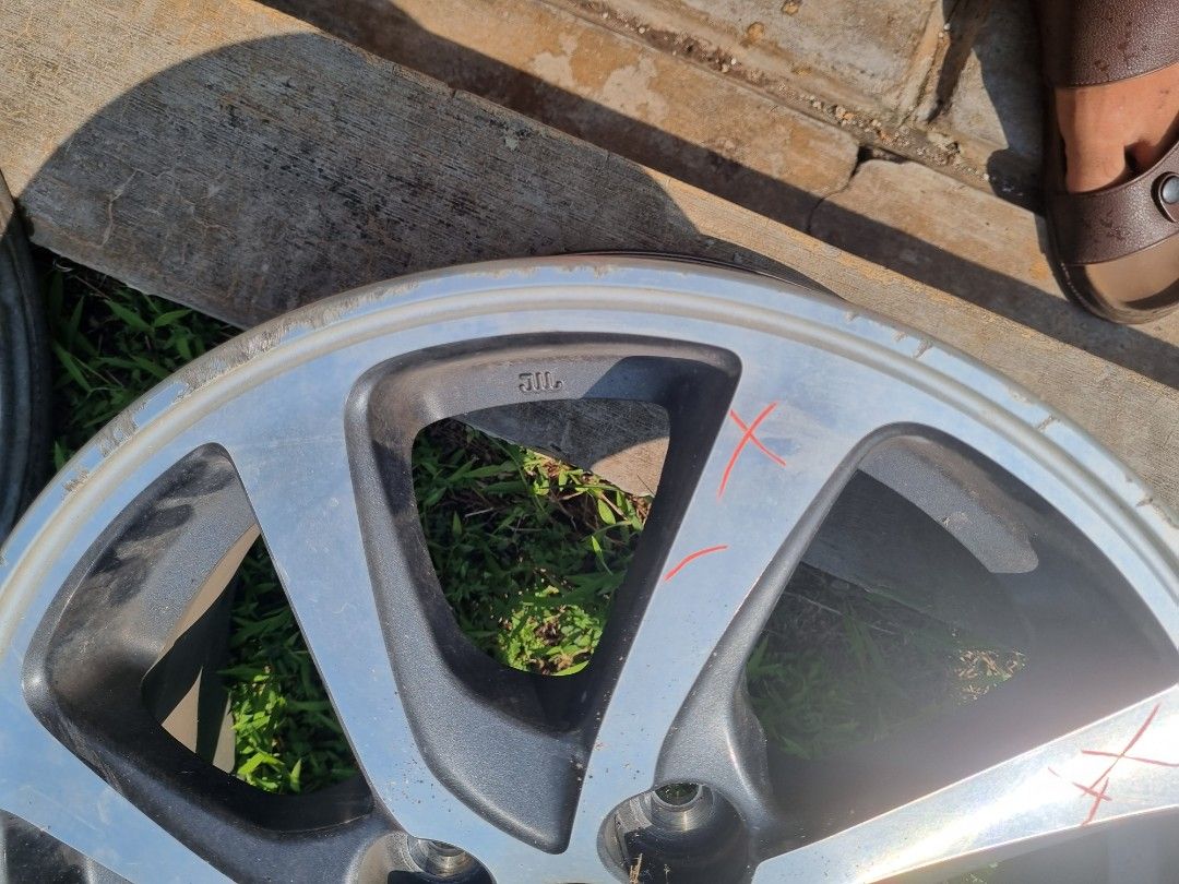 Velg Mobil Daihatsu Sigra R14, Aksesoris Mobil di Carousell
