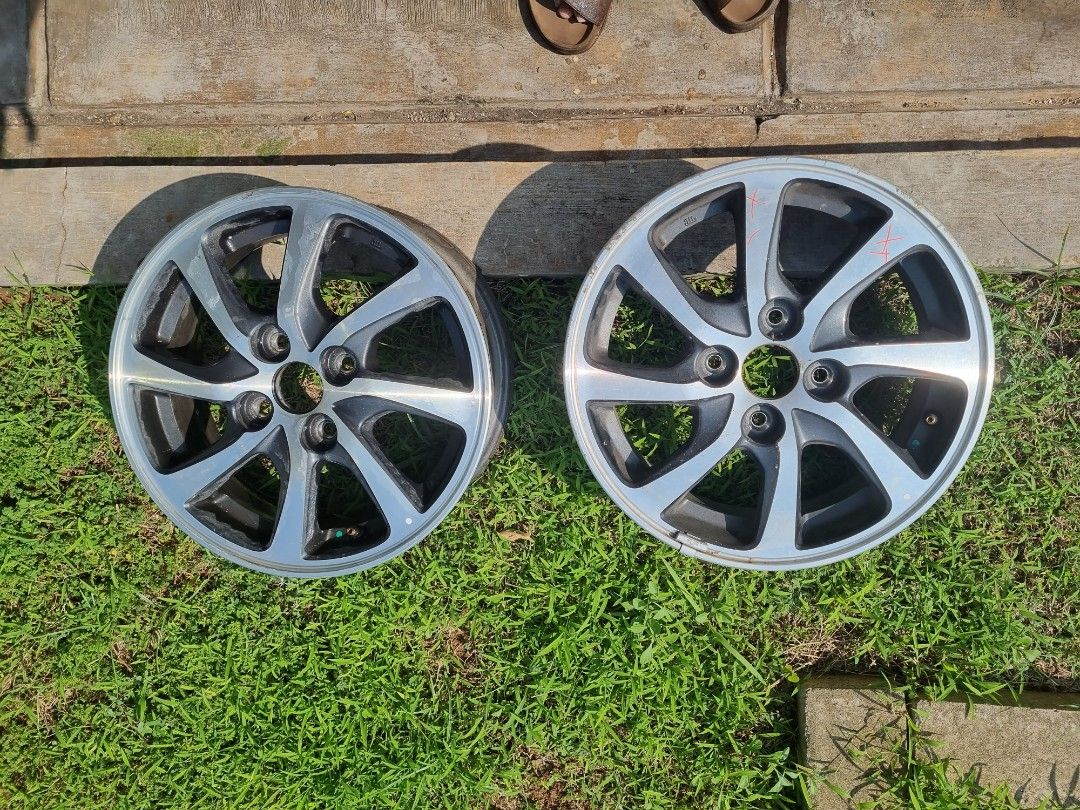Velg Mobil Daihatsu Sigra R14, Aksesoris Mobil di Carousell