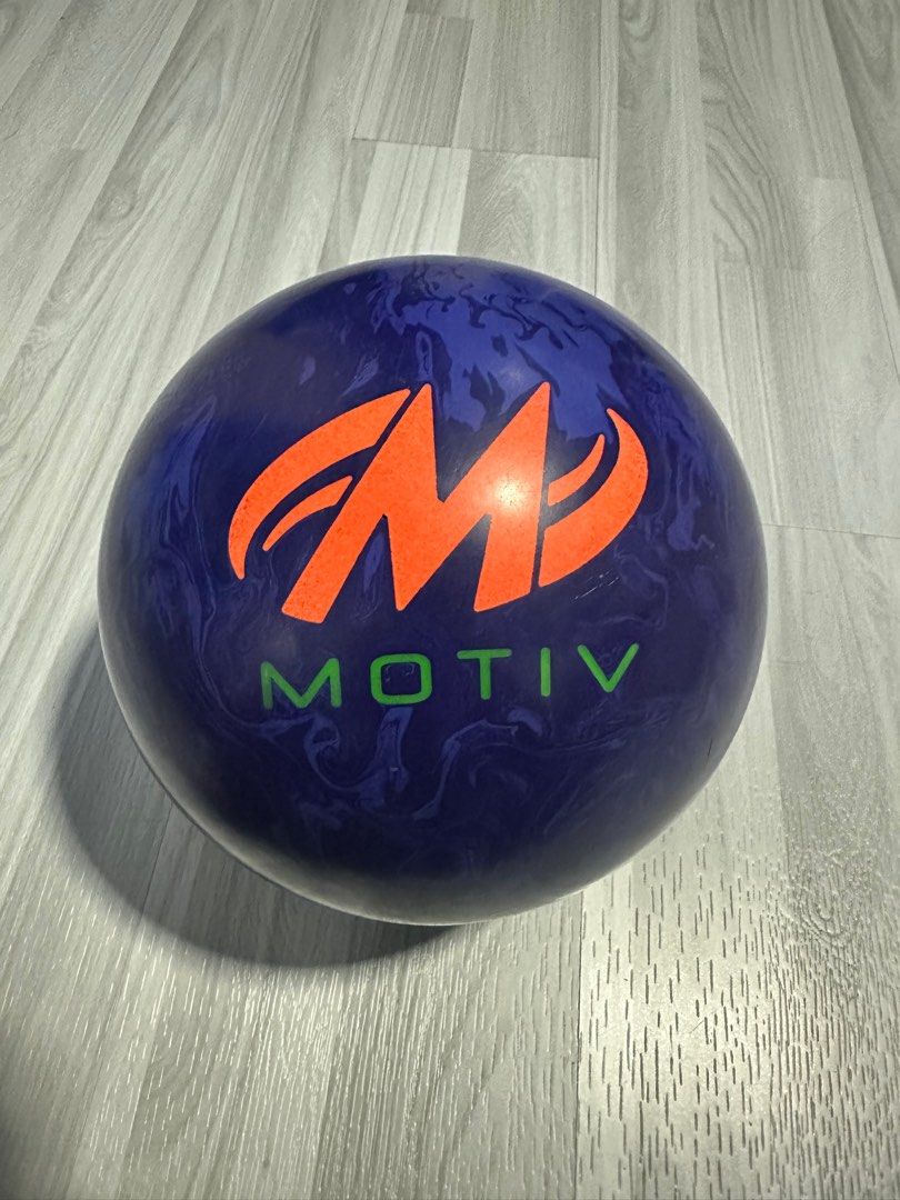 Venom shock 14lbs 2 handed bowling ball, Sports Equipment, Sports ...