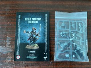 Warhammer 40k primaris lieutenant in phobos armor from Leviathan Box ...