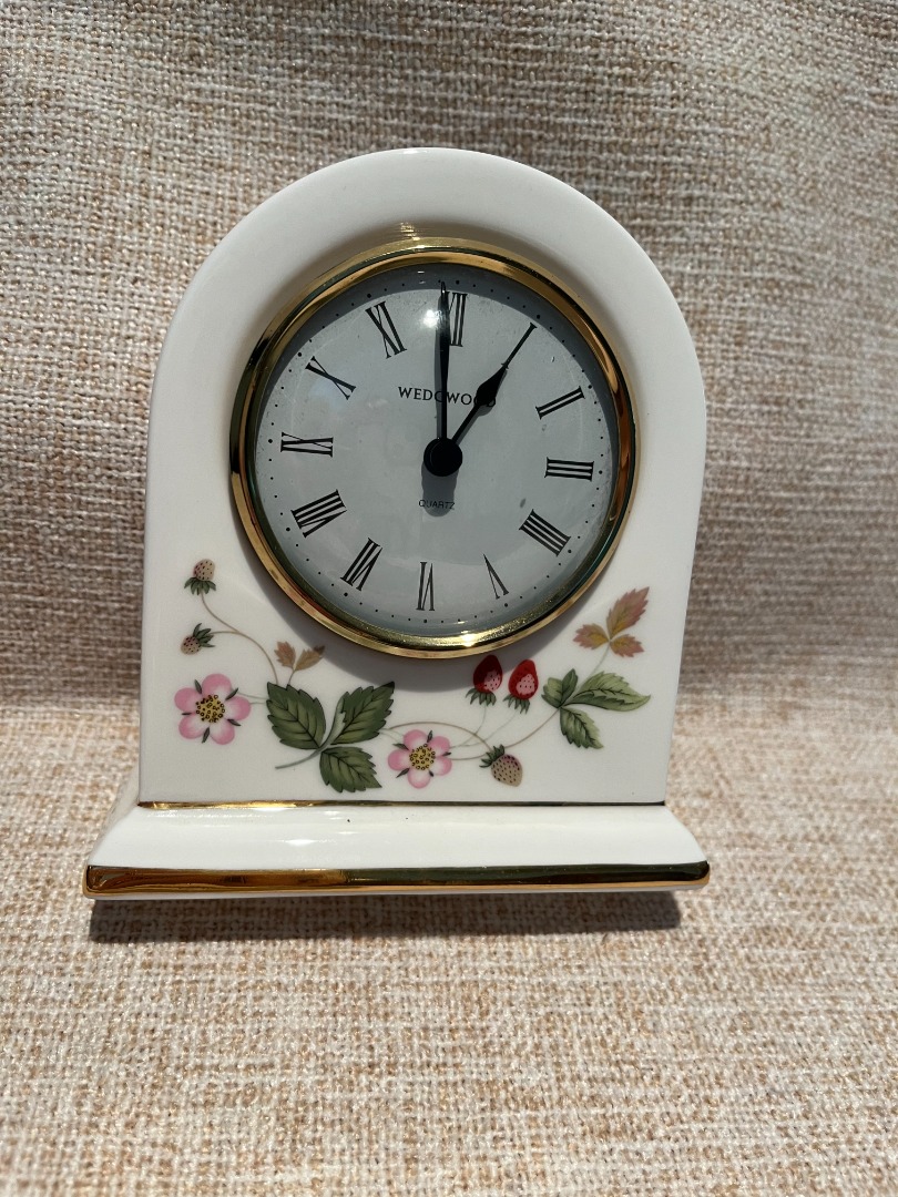 Wedgwood decorative table clock, Furniture & Home Living, Home Decor ...
