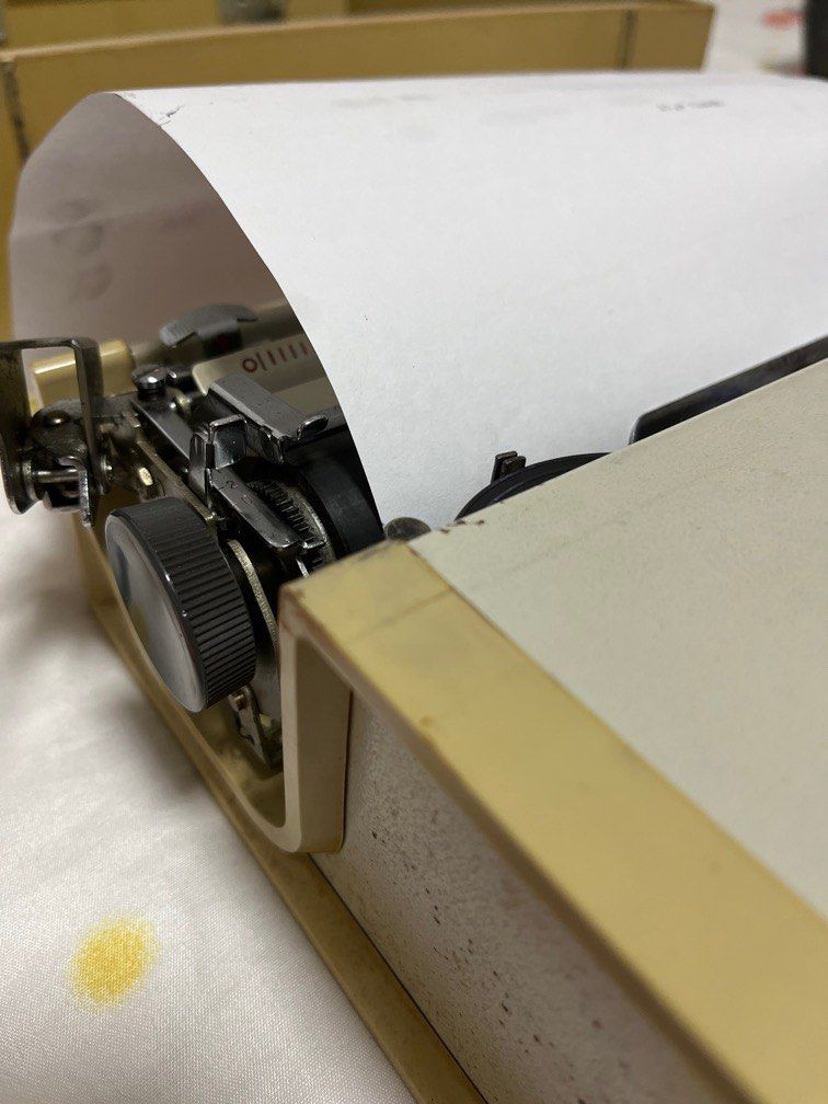 WORKING vintage Typewriter hanimex regal, Hobbies & Toys, Memorabilia ...