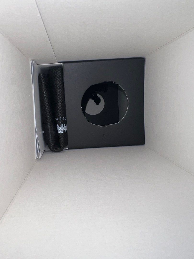 WTS OFFICIAL LE SSERAFIM LIGHTSTICK FEARNOT BONG, Hobbies & Toys ...