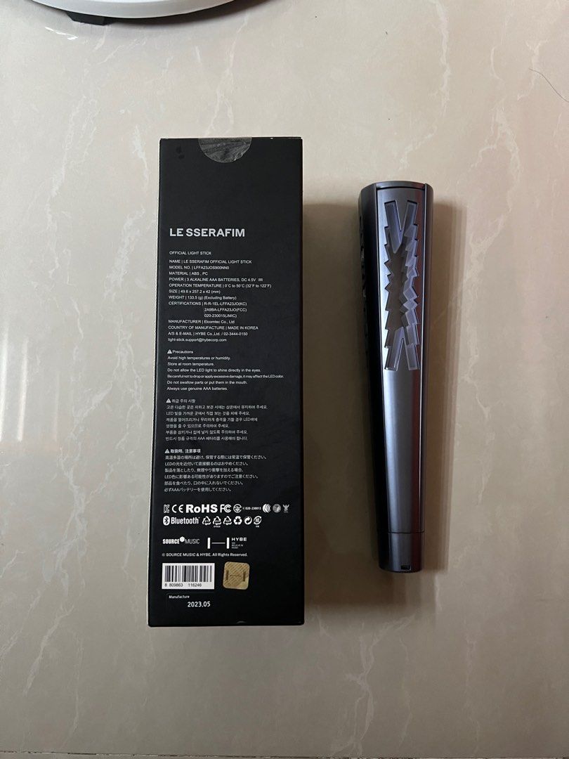 WTS OFFICIAL LE SSERAFIM LIGHTSTICK FEARNOT BONG, Hobbies & Toys ...