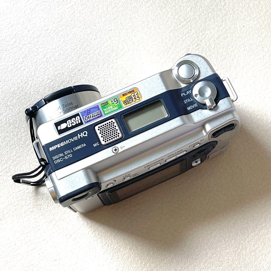 【日系懷舊Y2K】 Sony CyberShot S70 CCD相機, 興趣及遊戲, 旅行, 旅遊 - 旅行必需品及用品 - Carousell