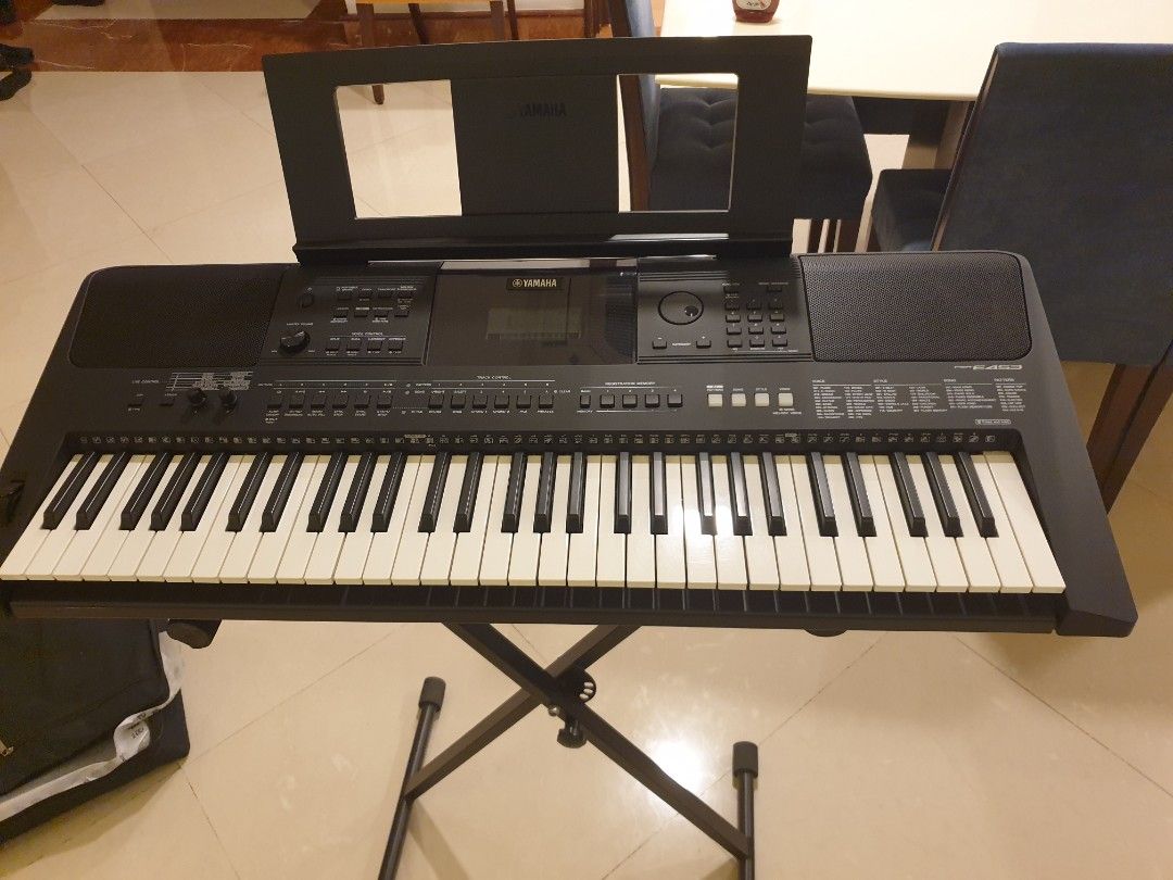 Yamaha Keyboard PSR E453, Hobbies & Toys, Music & Media, Musical ...