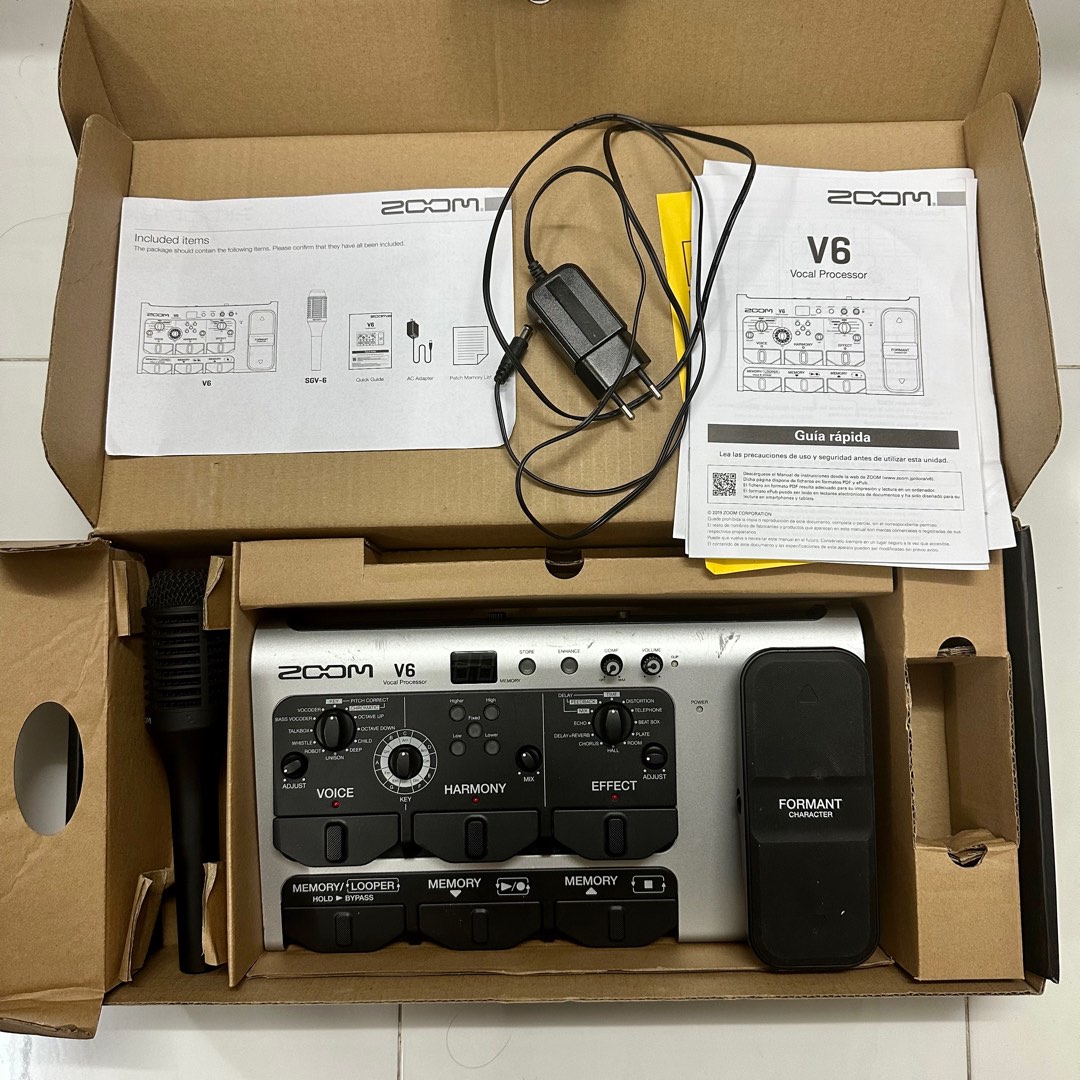 Zoom V6 Vocal Effects with Voice Processing, Harmony, Effects, 40 Presets, and Looper, Audio ...