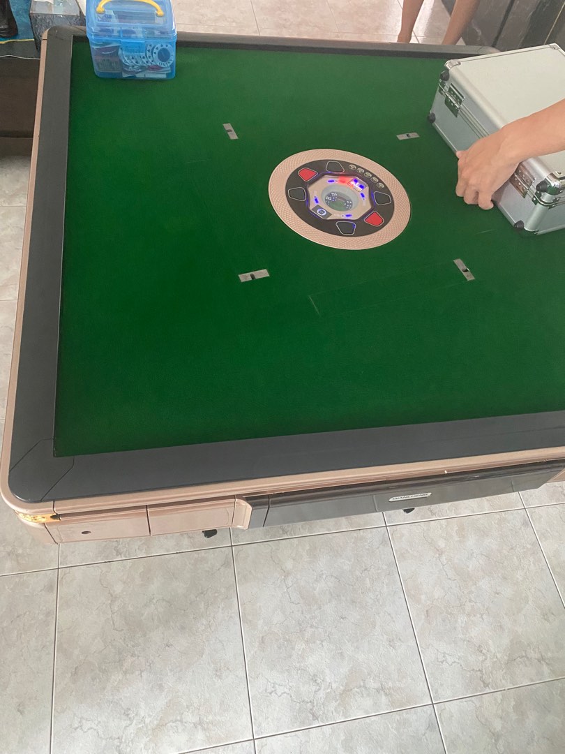 Automatic Mahjong Table (Rollercoaster), Hobbies & Toys, Toys & Games ...