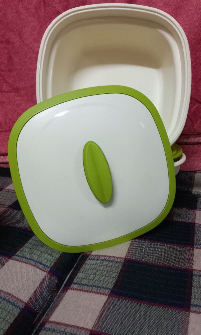 Bekas hidangan(tupperware brand), Furniture & Home Living, Kitchenware ...