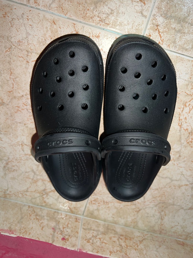 Black Crocs, Women's Fashion, Footwear, Sandals on Carousell