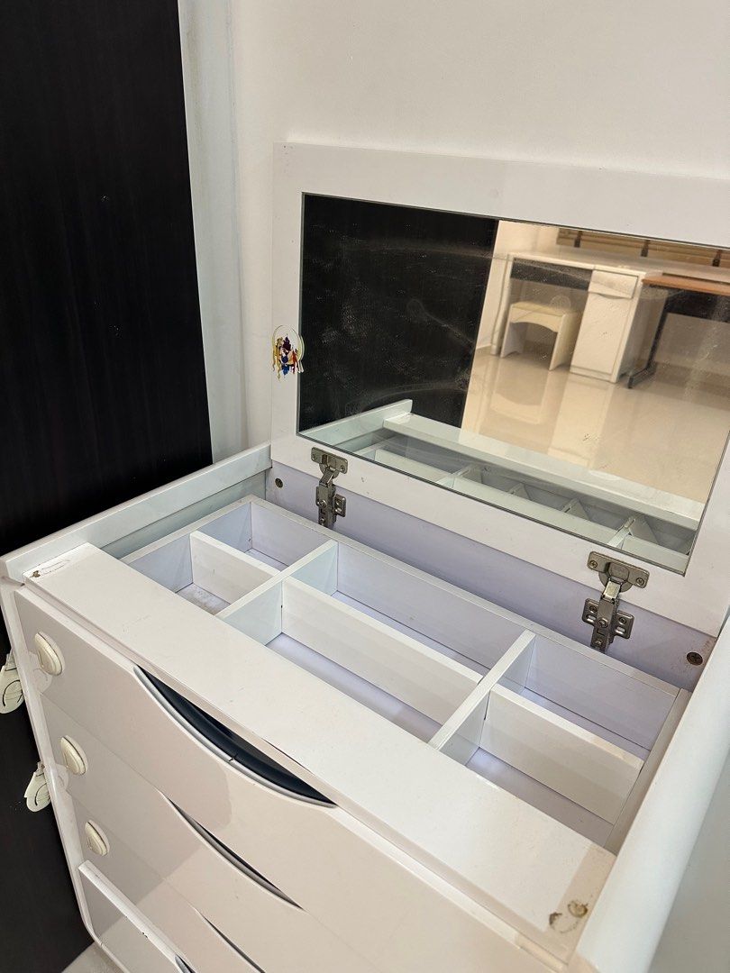Drawers with Inbuilt mirror, Furniture & Home Living, Furniture ...