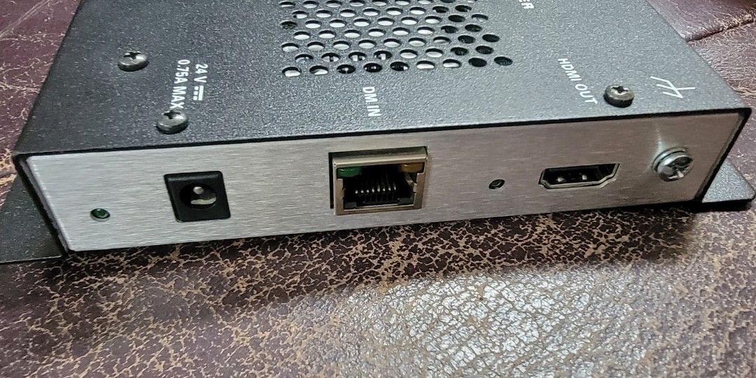 Crestron DM-RMC-4KZ-100-C 4K Digital Room Controller, 家庭電器, 電視 & 其他娛樂 ...