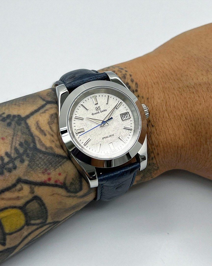 Custom Seiko Mod Snowflake dial with blue seconds hand in 39mm explorer ...