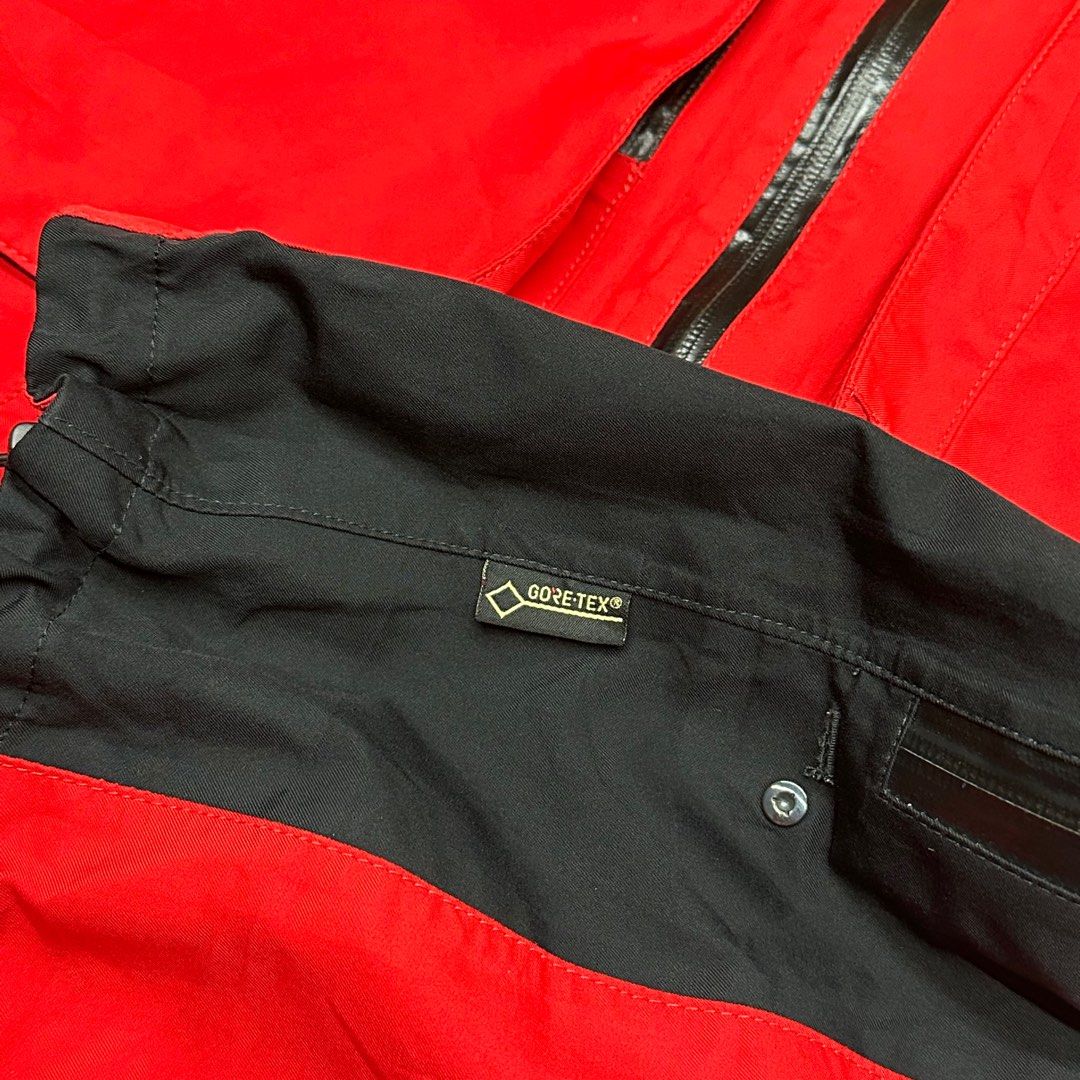 DHL WINDBREAKER, Men's Fashion, Coats, Jackets and Outerwear on Carousell