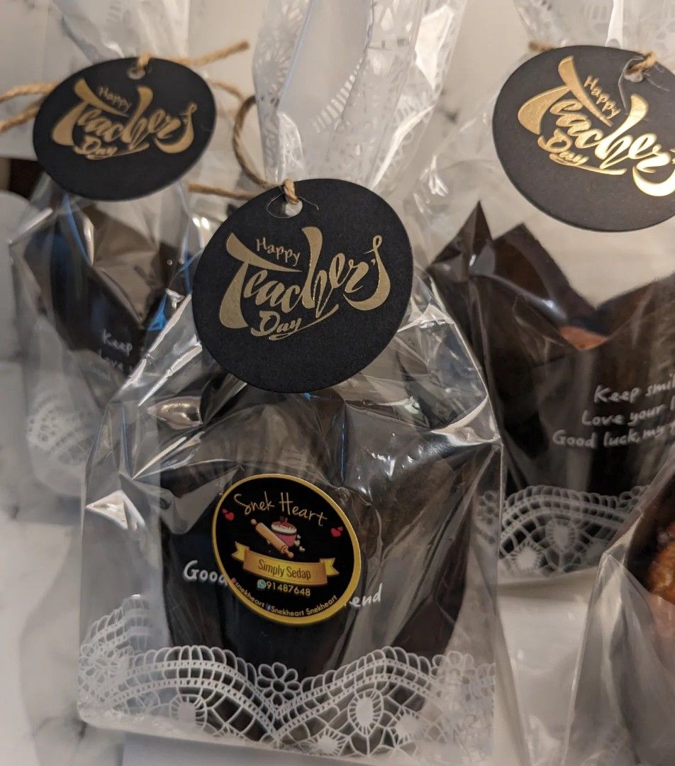 Teachers Day Gift Double Choc / Choc Chip Banana Muffins (HALAL), Food ...