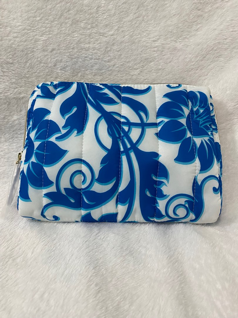 Estee Lauder Pouch, Women's Fashion, Bags & Wallets, Purses & Pouches ...