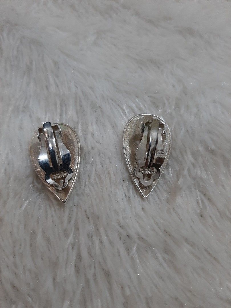 Giwang, Fesyen Wanita, Aksesoris di Carousell