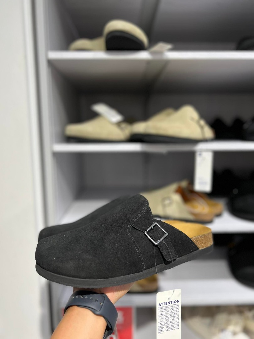 GU Japan Clogs, Men's Fashion, Footwear, Slippers & Slides on Carousell