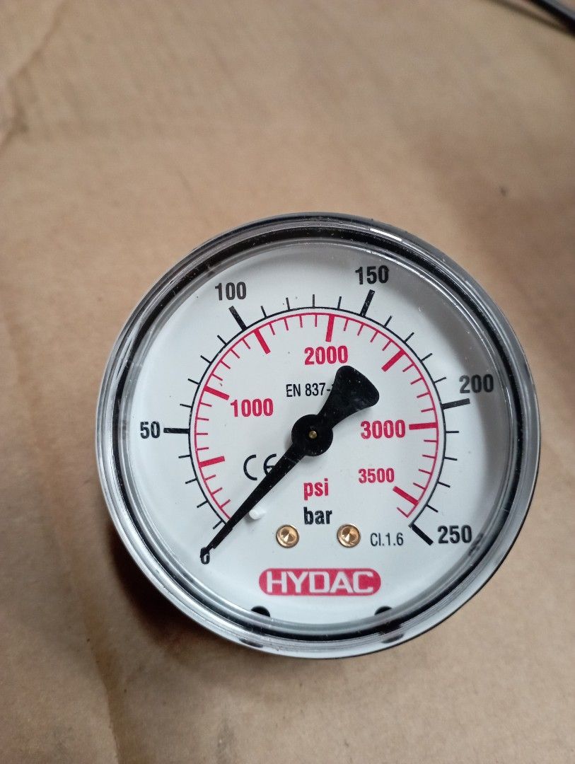 HYDAC pressure gauge, Everything Else on Carousell