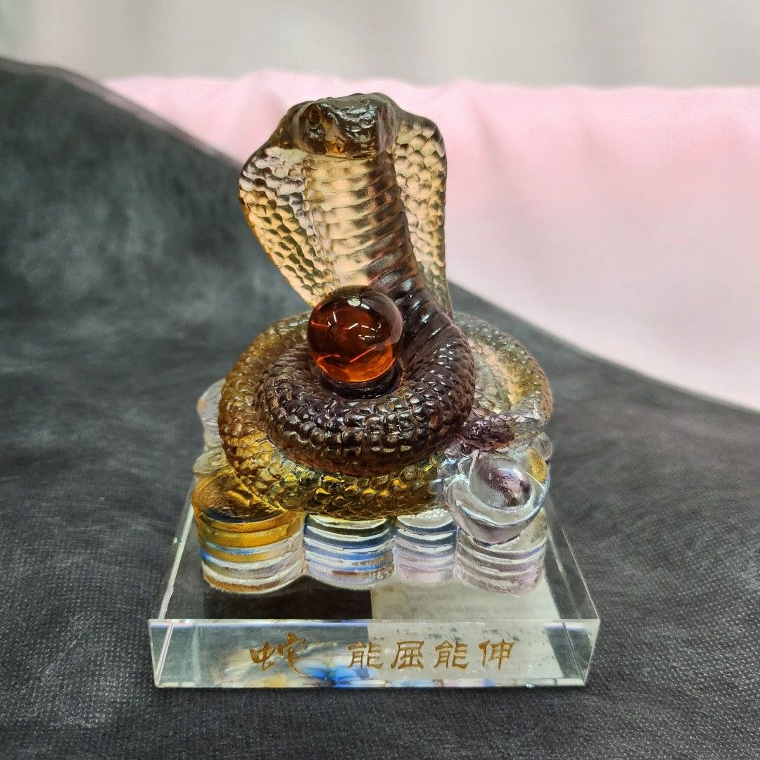 Liuli Large Crystal Chinese Zodiac, Hobbies & Toys, Memorabilia ...