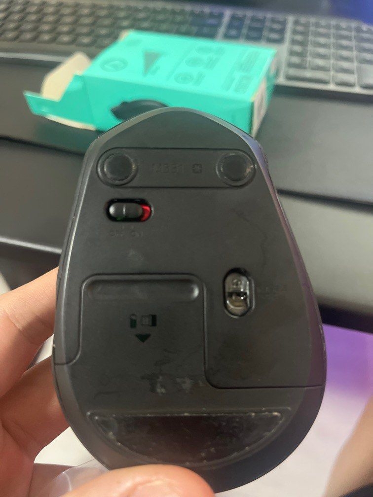 Logitech Wireless Mouse M330, Computers & Tech, Parts & Accessories, Mouse & Mousepads on Carousell