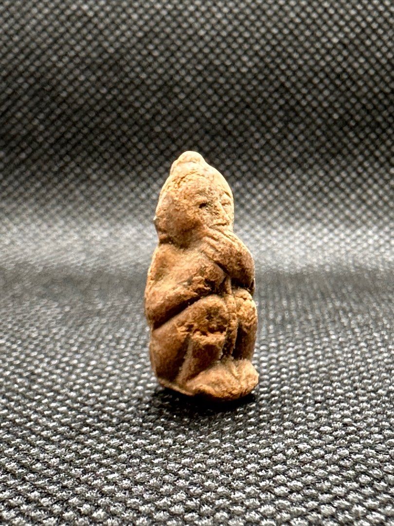 OFFER! LP Chaem Kumantong Roop Lor (4 pcs available), Hobbies & Toys ...