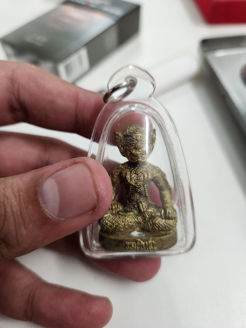 Lp kalong phra pirab roop lor, Hobbies & Toys, Memorabilia ...