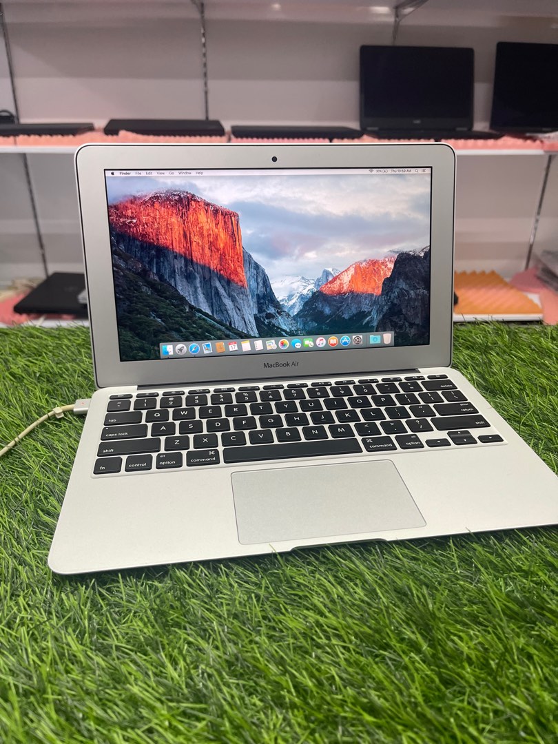 MacBook Air 2015 Early 11 inch Intel core i5 processor 4Gb RAM 250Gb ...