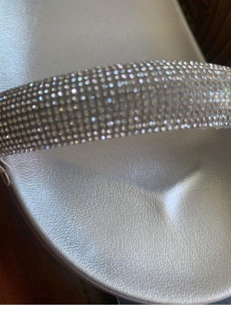 MATTHEWS Shoes, Women's Fashion, Footwear, Flats & Sandals on Carousell