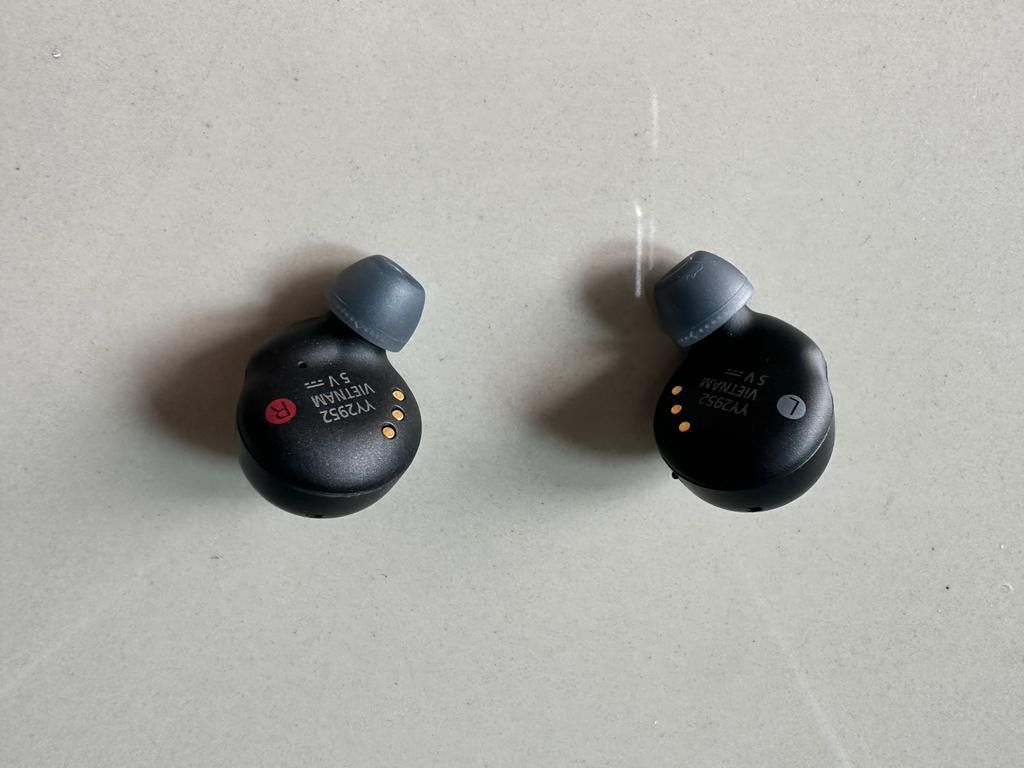 Original Sony WF-500 wireless headphone, Audio, Earphones on Carousell