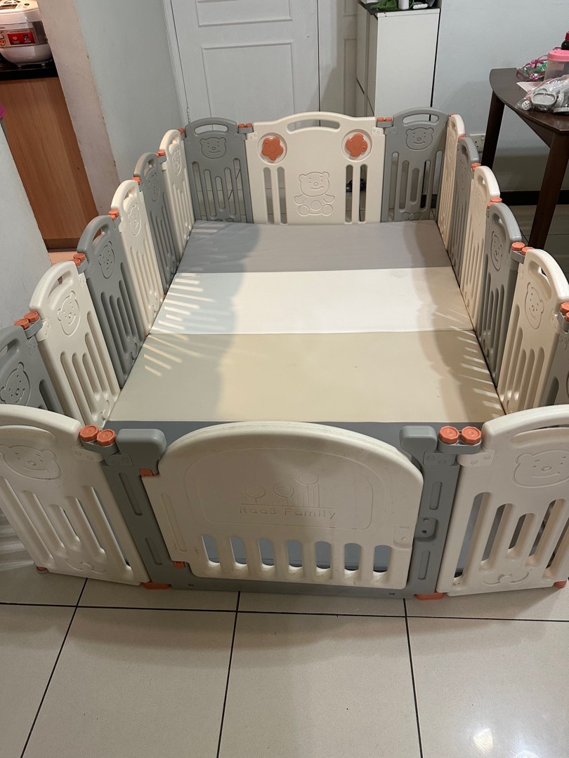 Playpen foldable and slide, Babies & Kids, Infant Playtime on Carousell