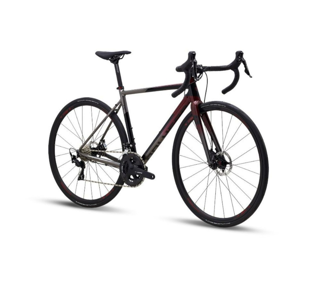 Polygon Strattos S5 Disc Road Bike, Sports Equipment, Bicycles & Parts ...