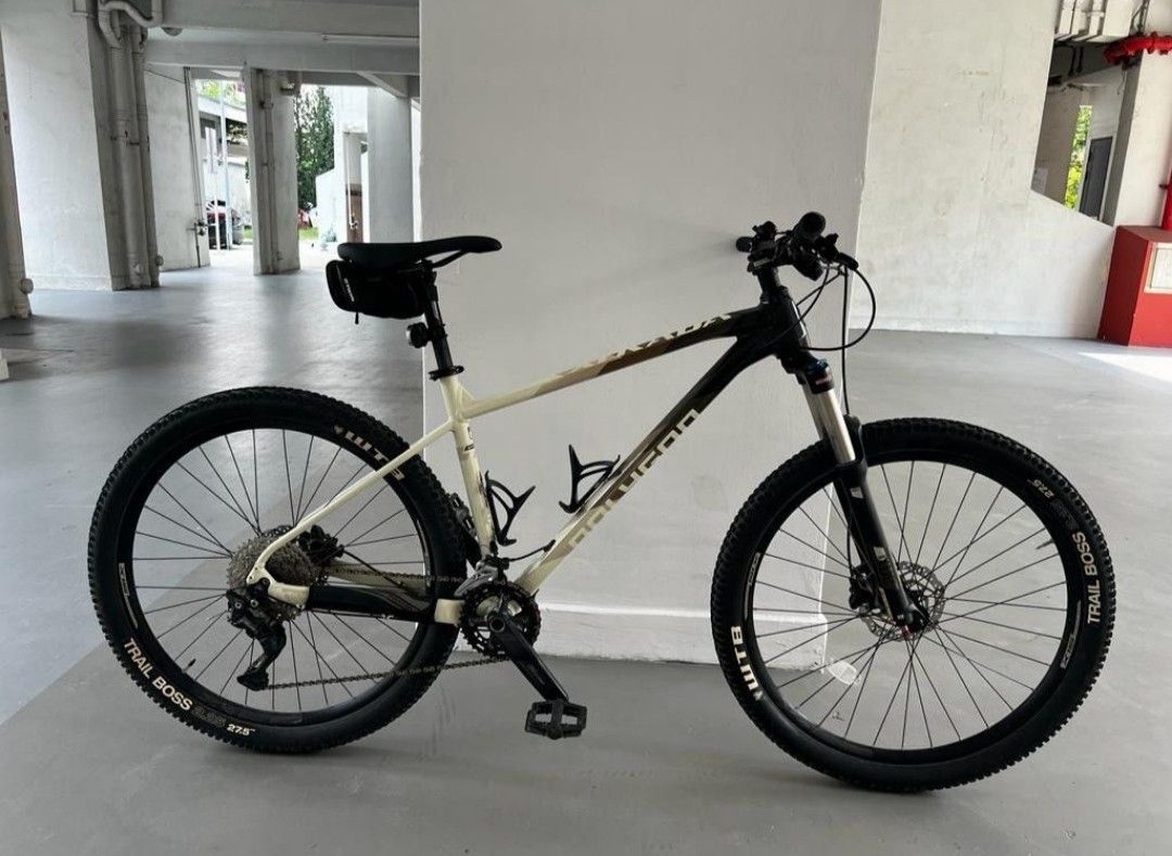 Polygon xtrada 6 mountain bike, Sports Equipment, Bicycles & Parts, Bicycles on Carousell