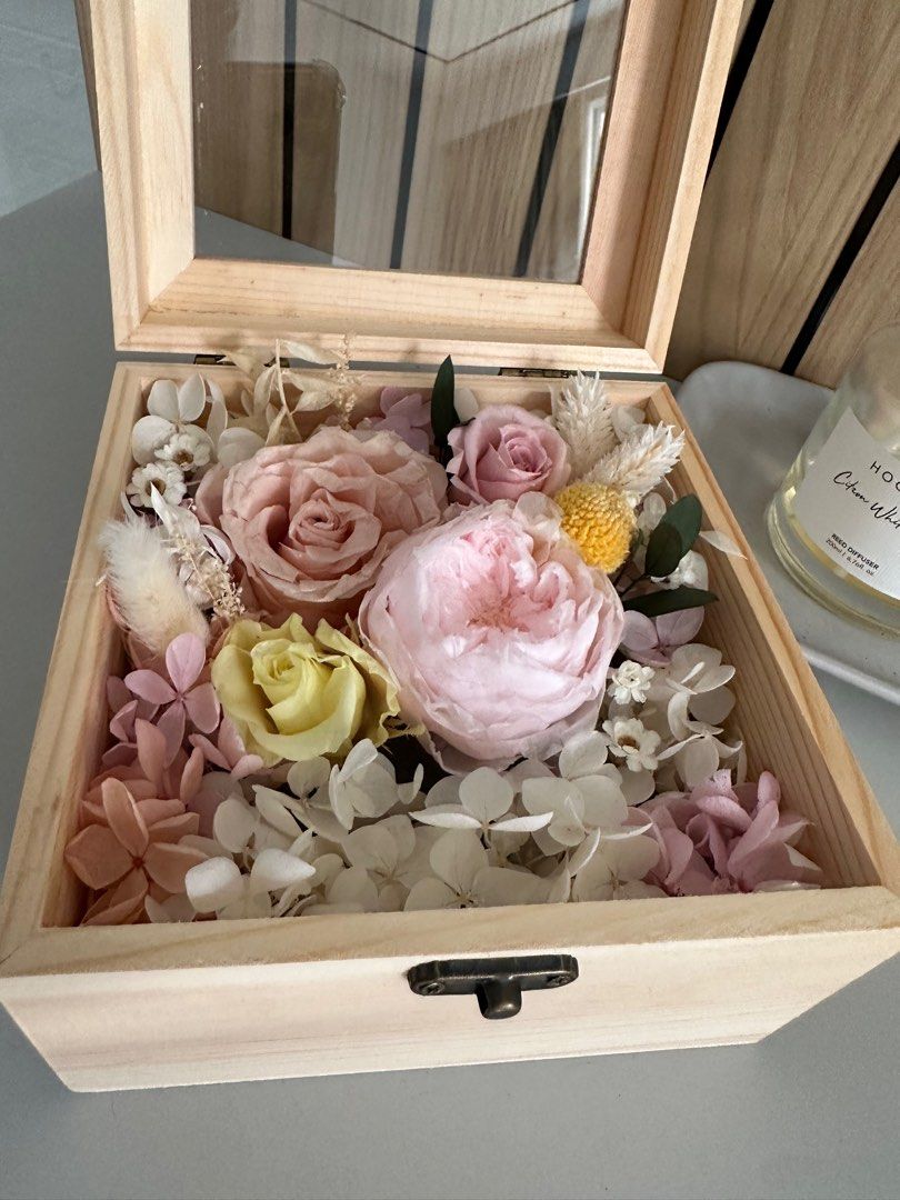 Preserved Flower Bloom Box in Pink, Furniture & Home Living, Home Decor ...